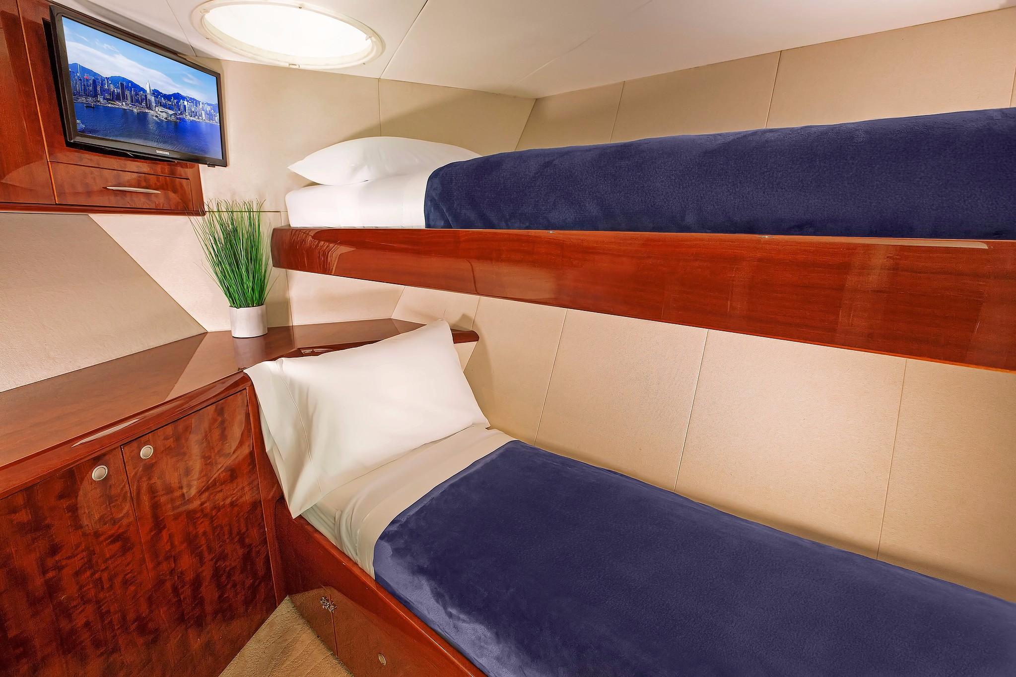 Yacht DIVINE DESTINY, Lazzara | CHARTERWORLD Luxury Superyacht Charters